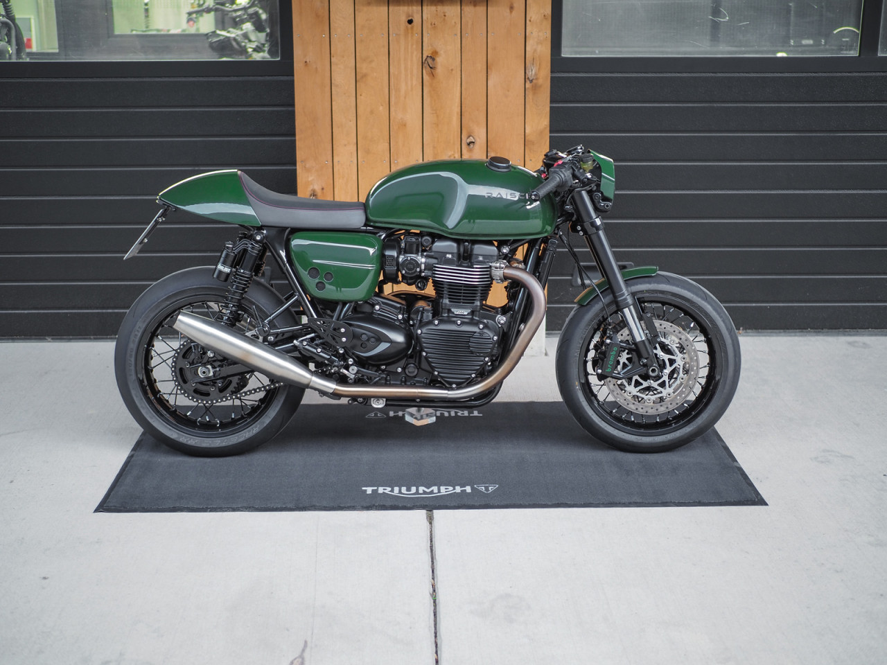 Triumph carpet
