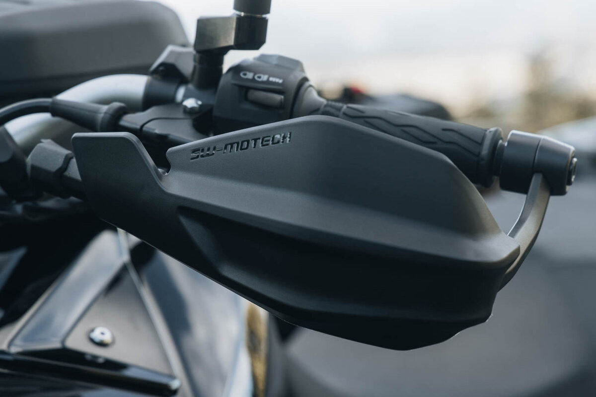 BMW hand protector kit