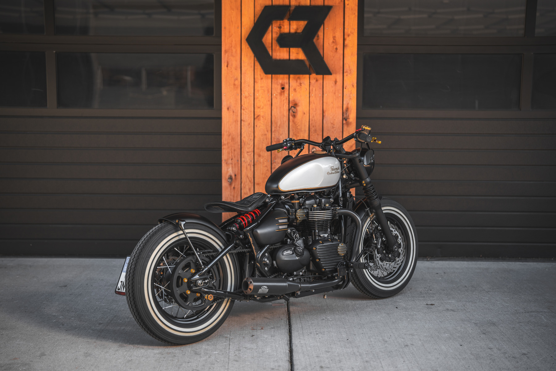 Vintage handlebar internal cable routing - Triumph Bobber & Speedmaster ...