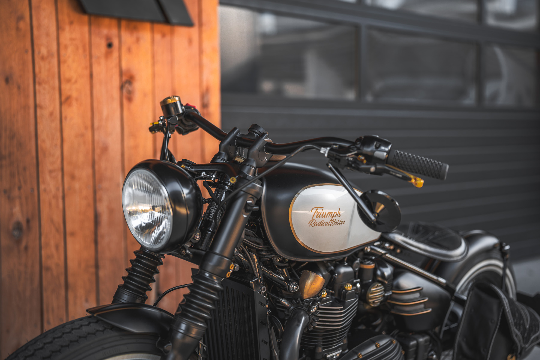 Vintage handlebar internal cable routing - Triumph Bobber & Speedmaster ...